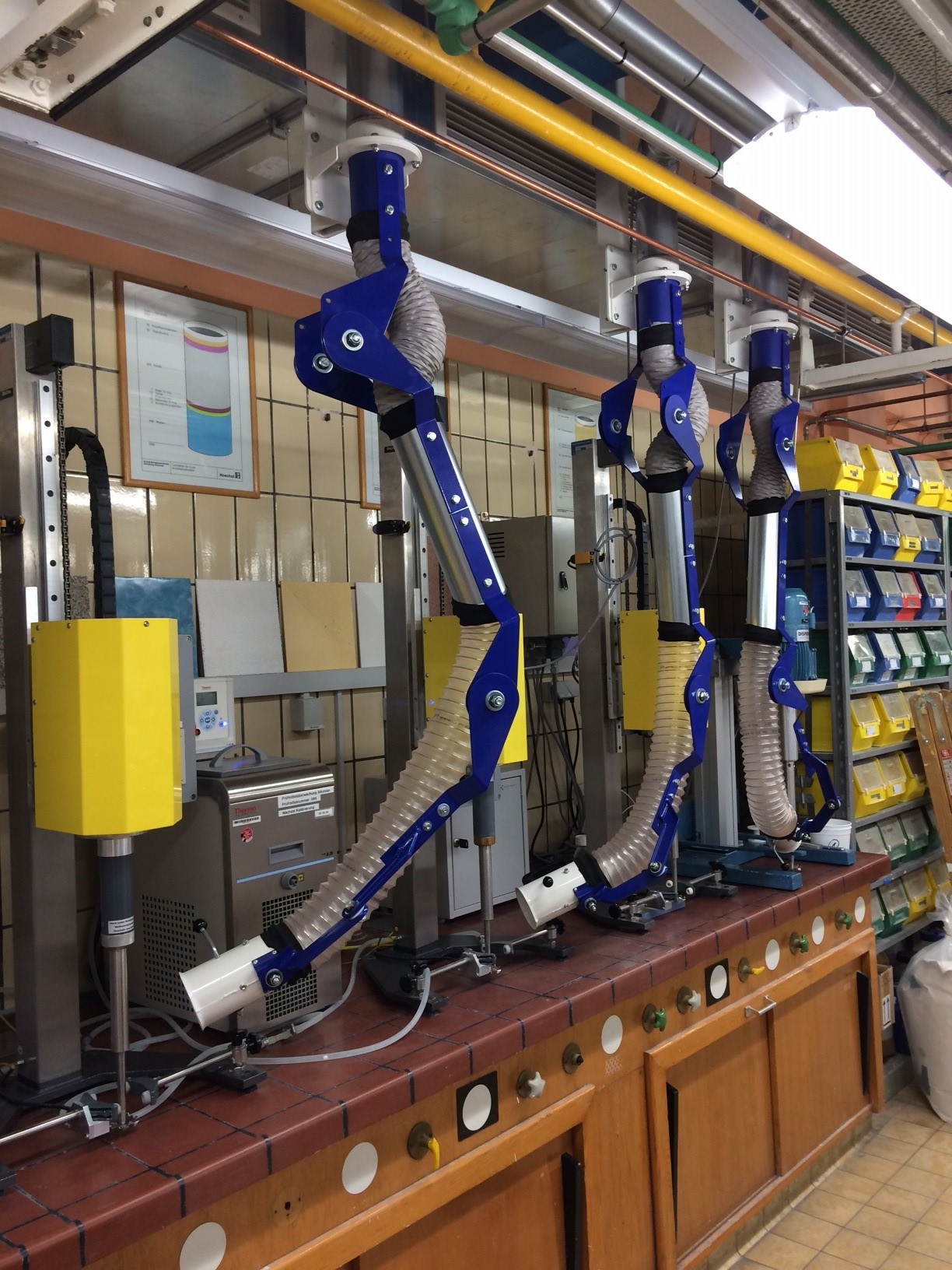 ABSAtec | Anwendungsbilder von ATEX-Absaugarmen, Absaugtechnik